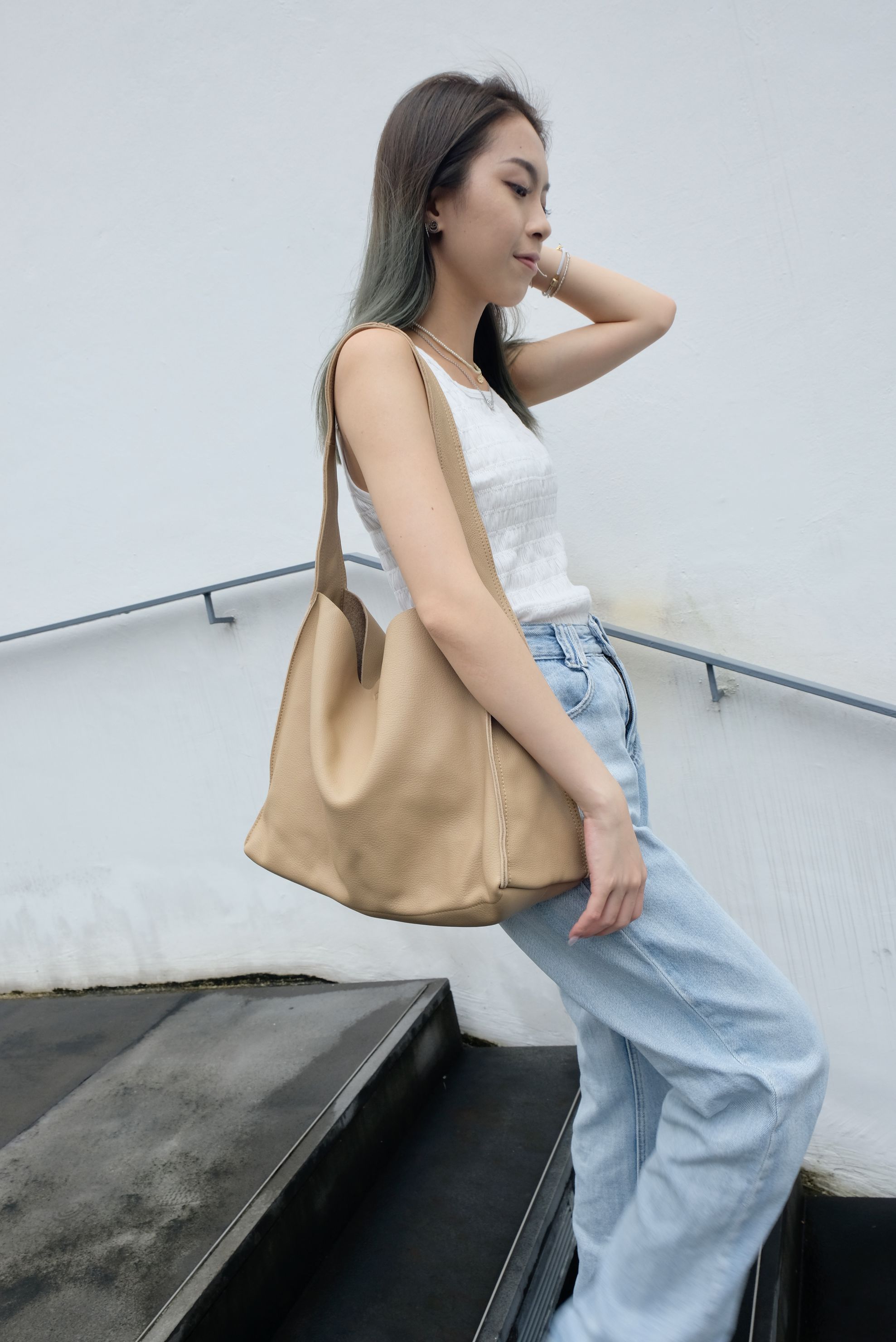 慵懶風軟皮闊帶shoulder bag - LALULA